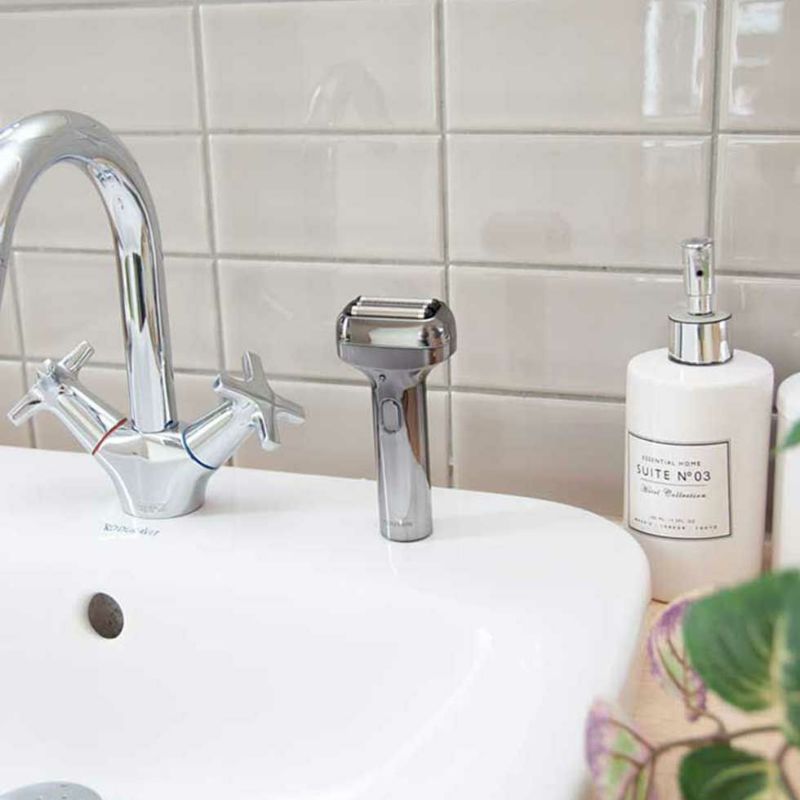 USB充電式3枚刃シェーバーKMC-0820 | コイズミオンラインショップ